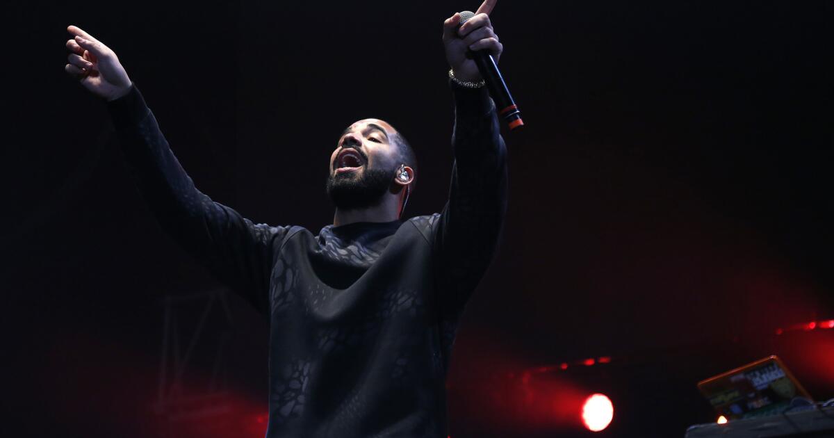 Review: Drake steals the inaugural Real Show while other artists mostly ...