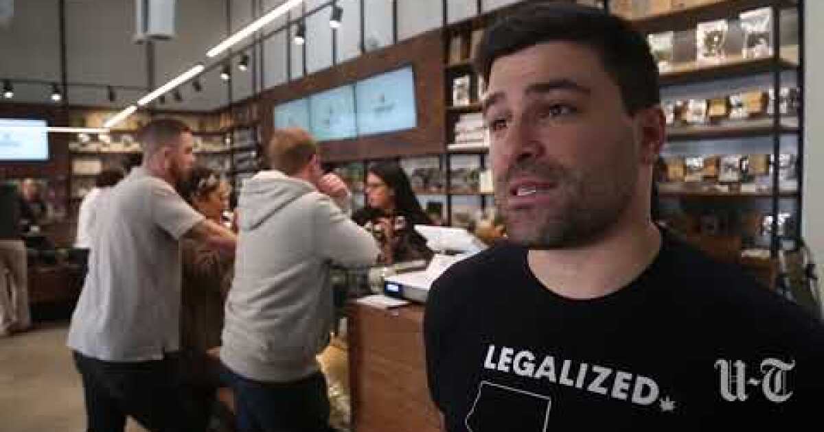 Crowds swamp San Diego's pot shops on first day of recreational ...