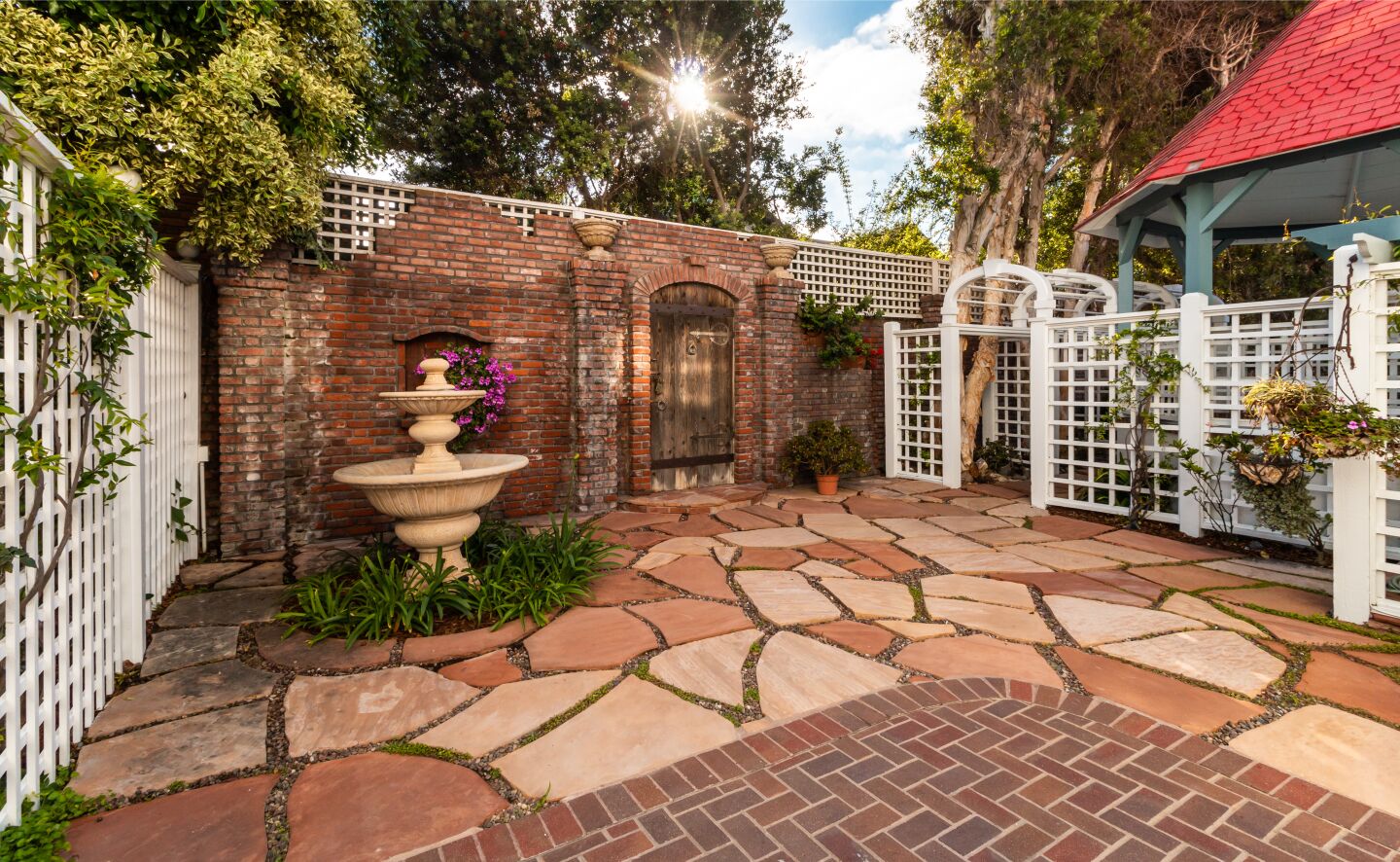 Baby Del, Coronado’s 134-year-old Victorian, seeks $24 million - Los ...
