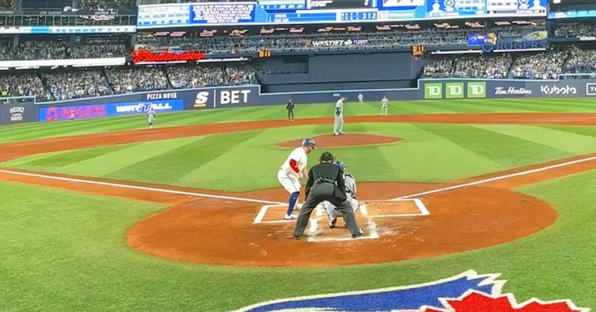What it's like to experience a World Series game at Cosm Los Angeles ...