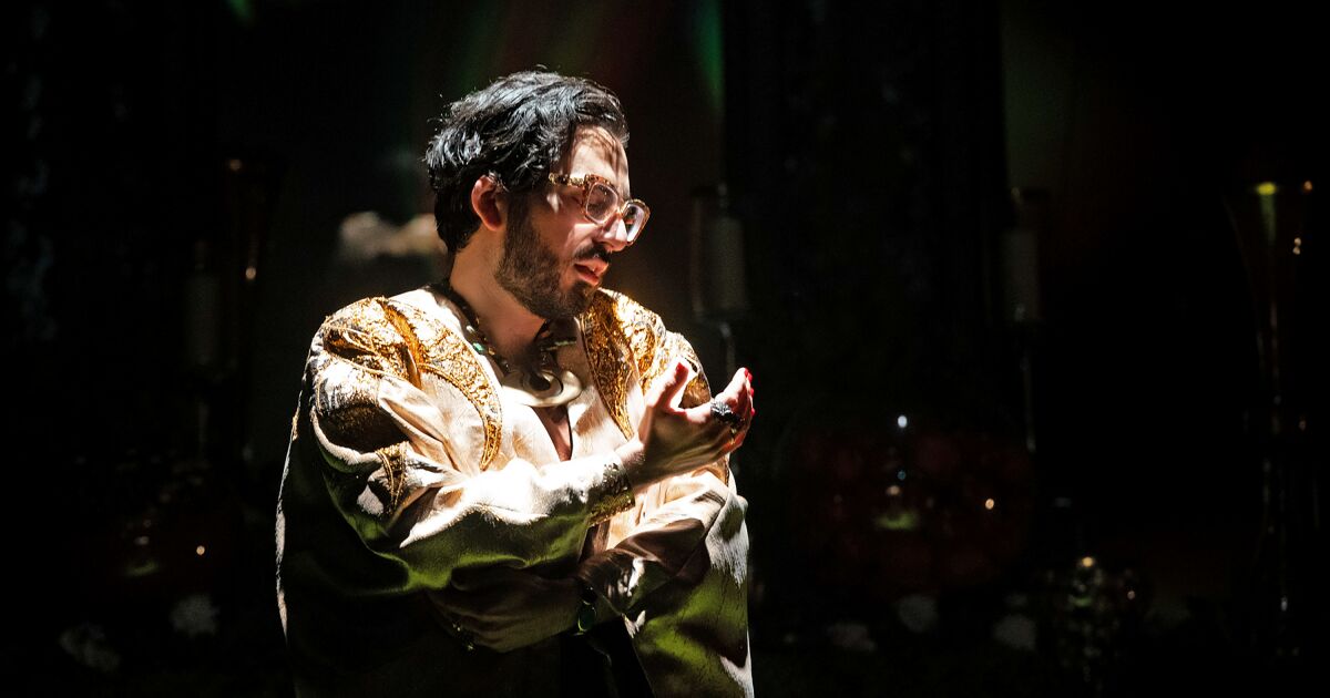 Michael Shayan plays his Iranian American mom in 'Avaaz' - Los Angeles ...