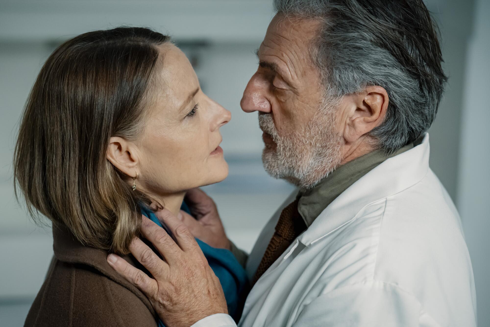 'A Private Life' review: Therapist Jodie Foster wades into foul play ...