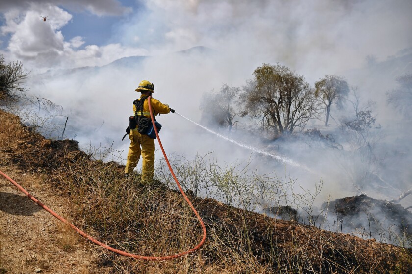 Brush fire near Lake View Terrace is 60% contained - Los Angeles Times