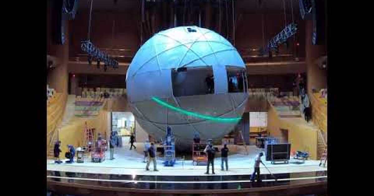 Time-lapse of the 'Atlas' sphere installation inside Disney Hall - Los ...