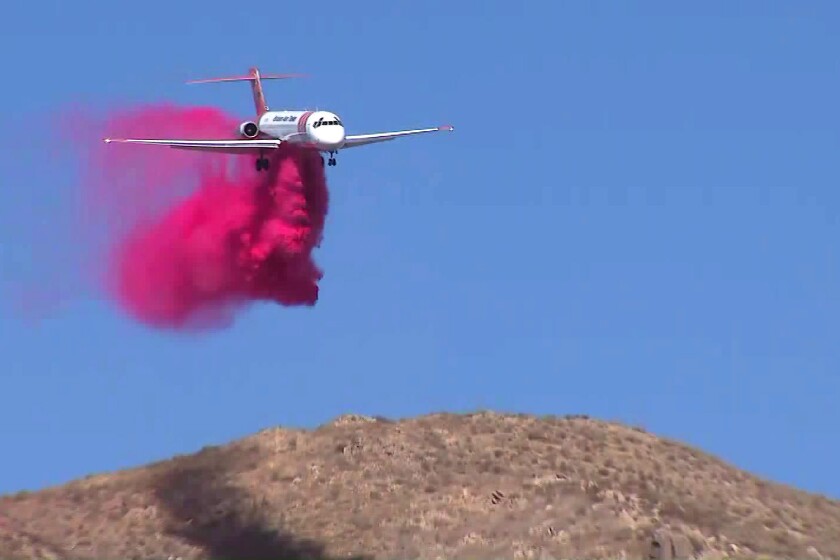 Firefighters battle to save Reagan Library as Easy fire reaches its ...