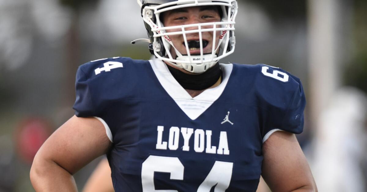 Loyola offensive lineman Sam Yoon is a rising star - Los Angeles Times