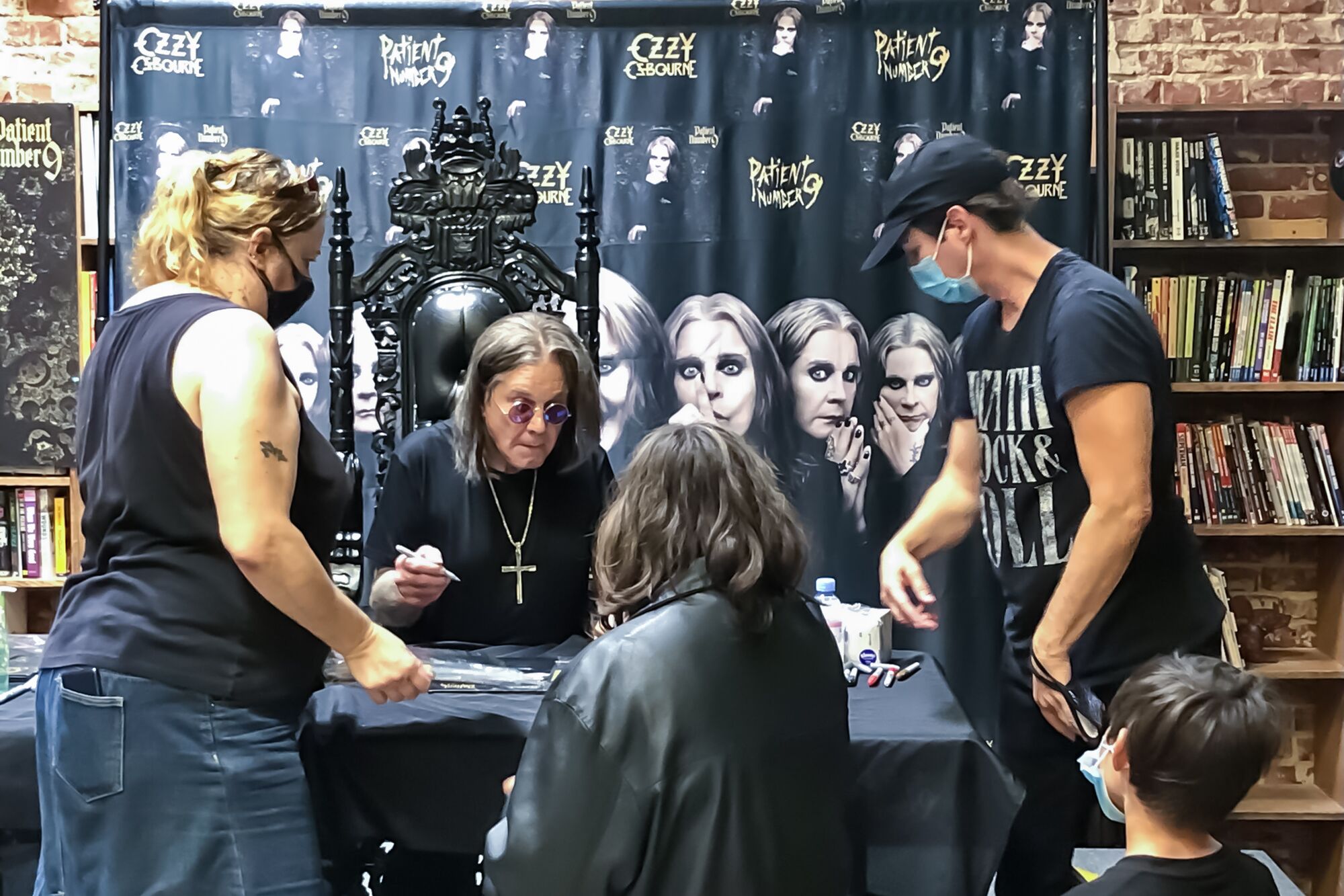 Ozzy Osbourne se reunió con sus fans incondicionales para celebrar el ...