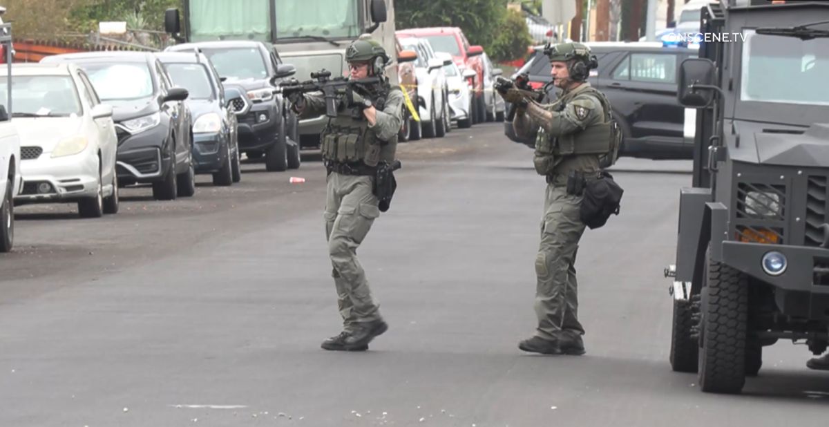 Man shoots at San Diego police officers during SWAT standoff in ...
