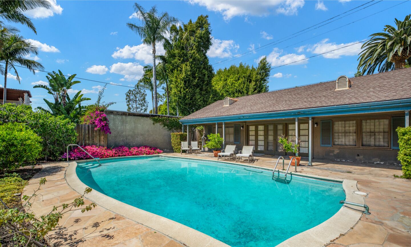Carl Reiner’s two Beverly Hills homes sell for combined $16.8 million ...