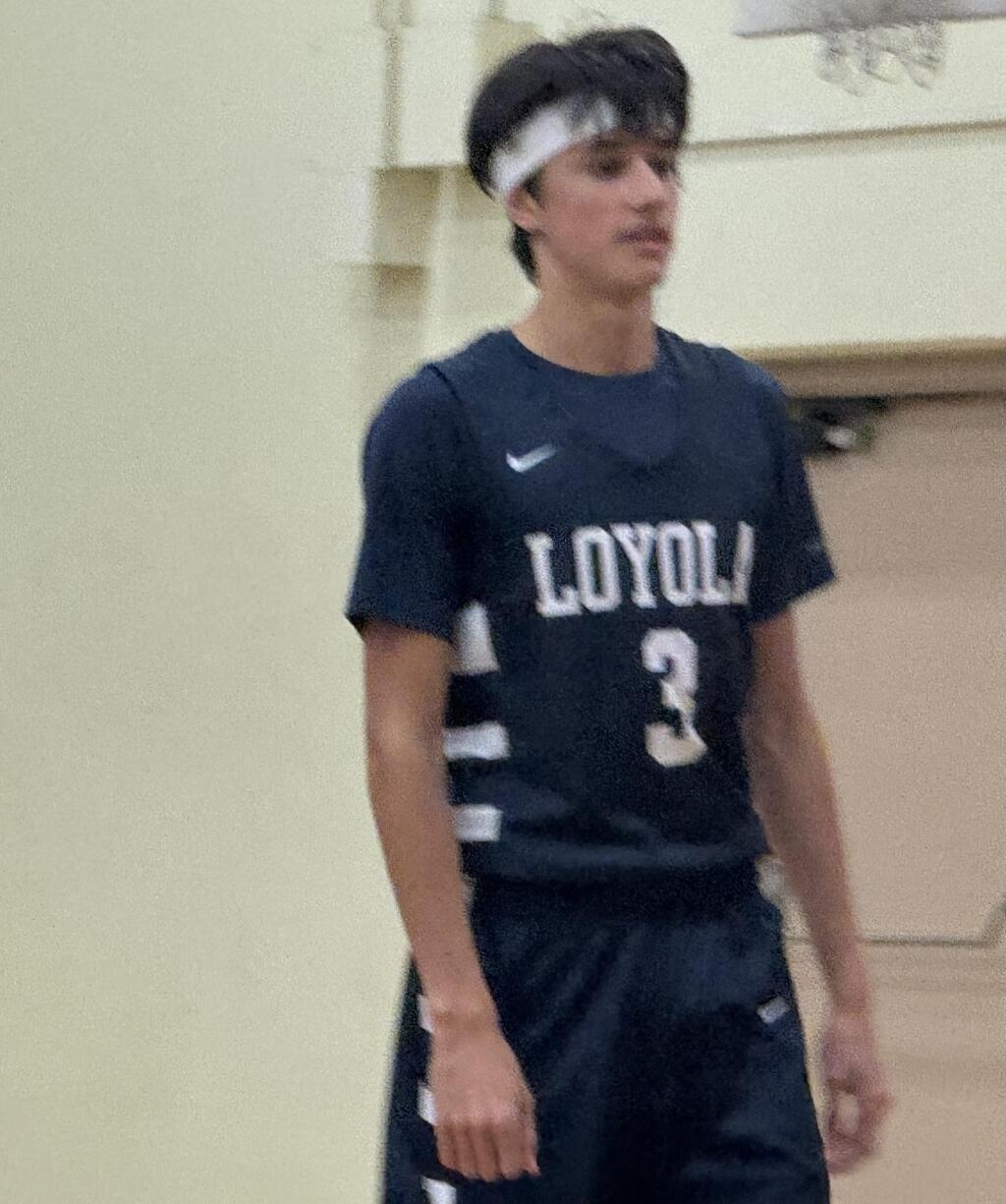 Prep basketball roundup: Loyola has a dunker to create excitement in ...