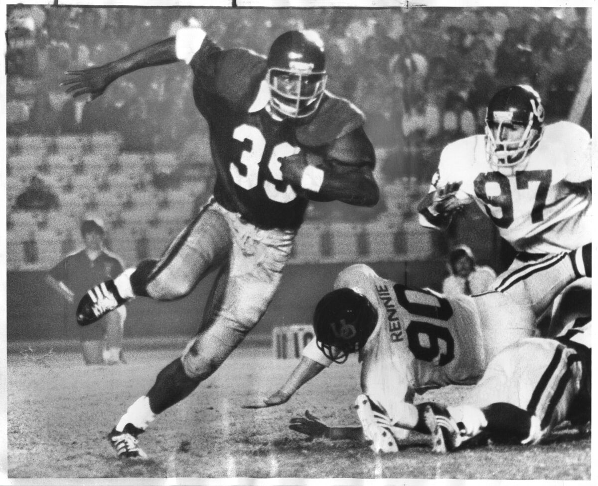 Sam Cunningham dead: USC running back helped integrate sport - Los ...